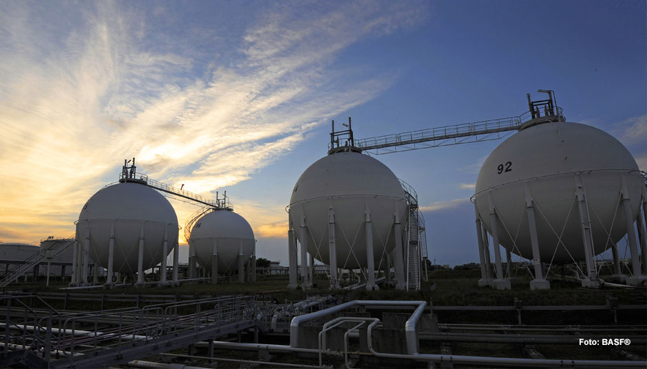 AZ Valves applications: Tank farm | KLINGER Advantage